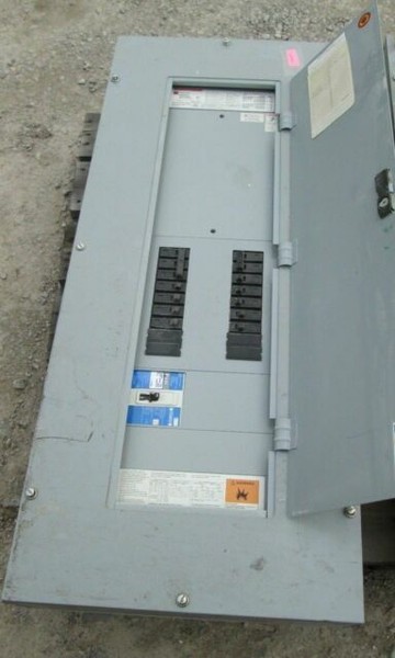 X Cutler Hammer 600 Amp MLO Panelboard 480y/277 3r Outdoor Westinghouse ...