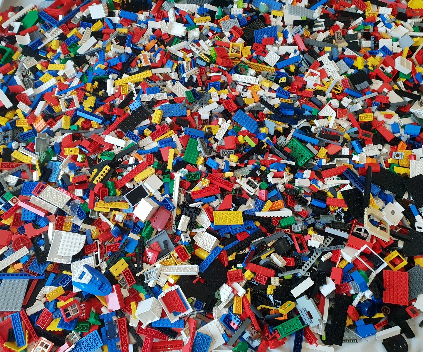 Genuine Lego Bundle 2kg-2000 pieces Mixed Bricks ! Pieces + 4 ...