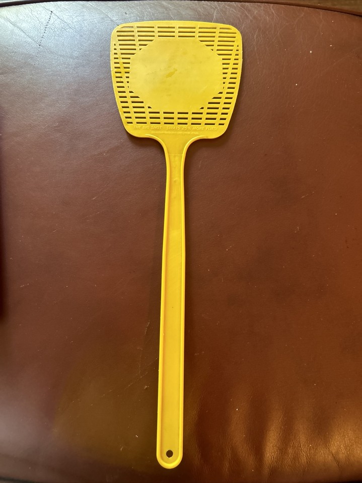 Vintage Yellow Plastic Fly Swatter Advertisement Auker’s Mulch ...
