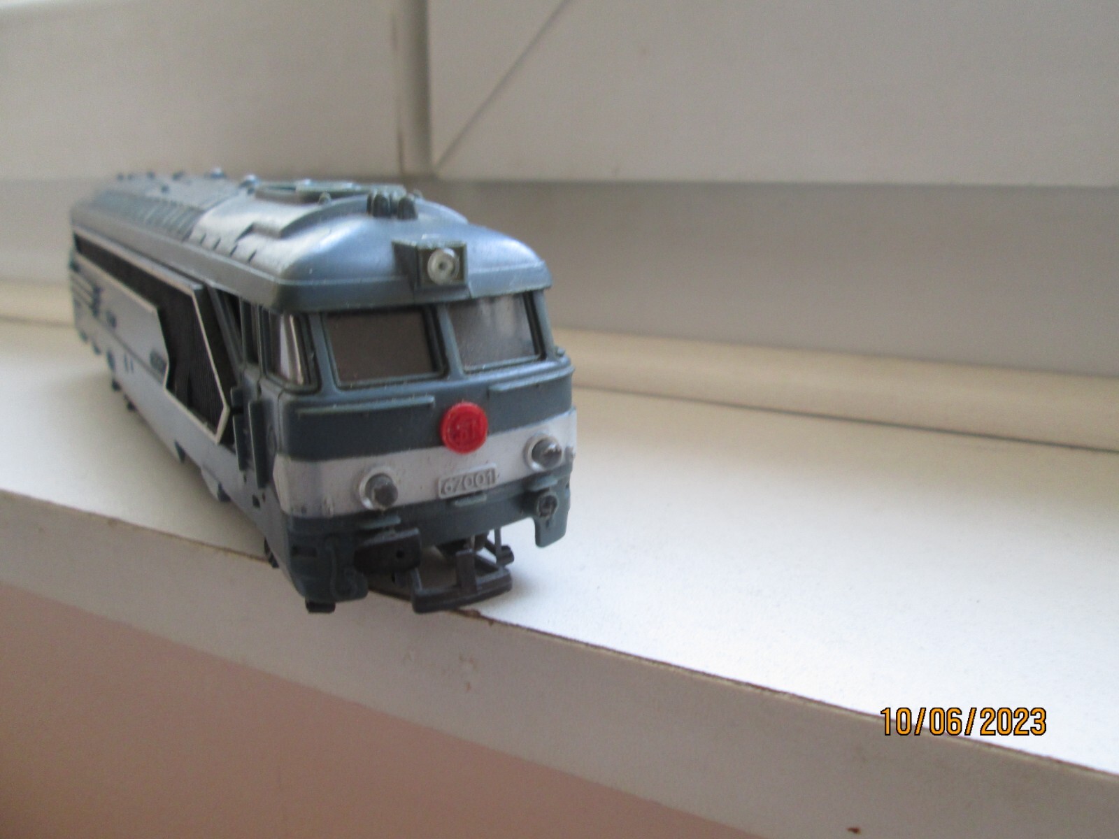 N° 16 locomotive bb 67001 jouef motorisé 3 pôles série coffret avec ...