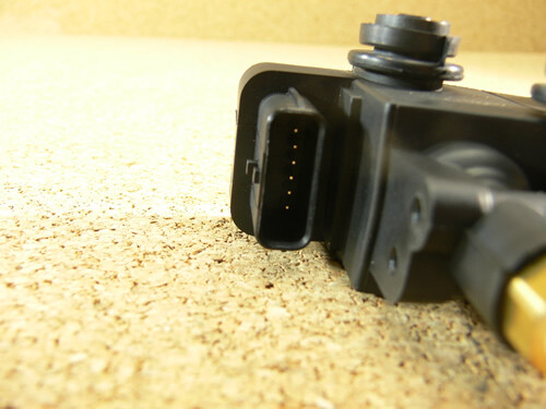 LAND ROVER FRONT AIR SUSPENSION VALVE BLOCK RANGE ROVER VELAR SPORT ...