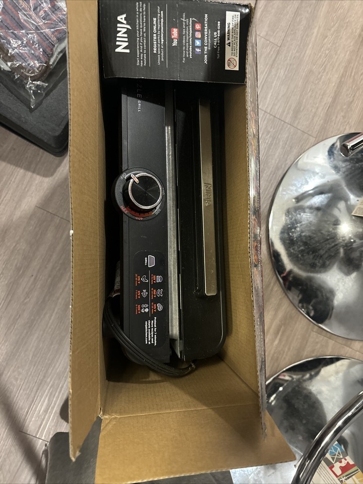 Ninja GR101 Sizzle Smokeless Indoor Grill & Griddle, 14 ...