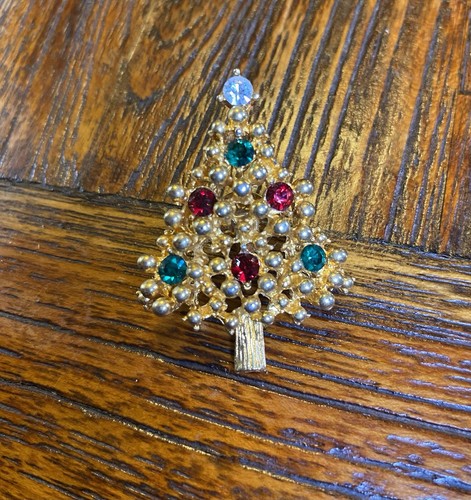 Vintage Avon Christmas Tree Lapel Pin Brooch Gold Tone Metal w ...