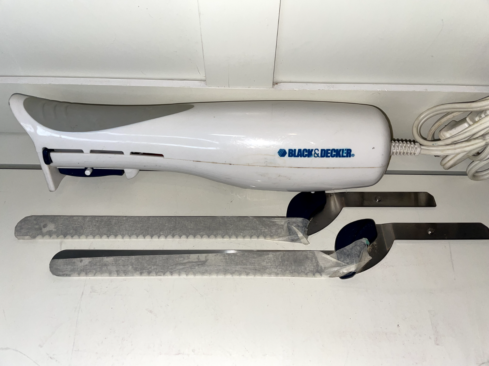BLACK & DECKER Home (EK700) Slice Right Electric Knife- Used | eBay