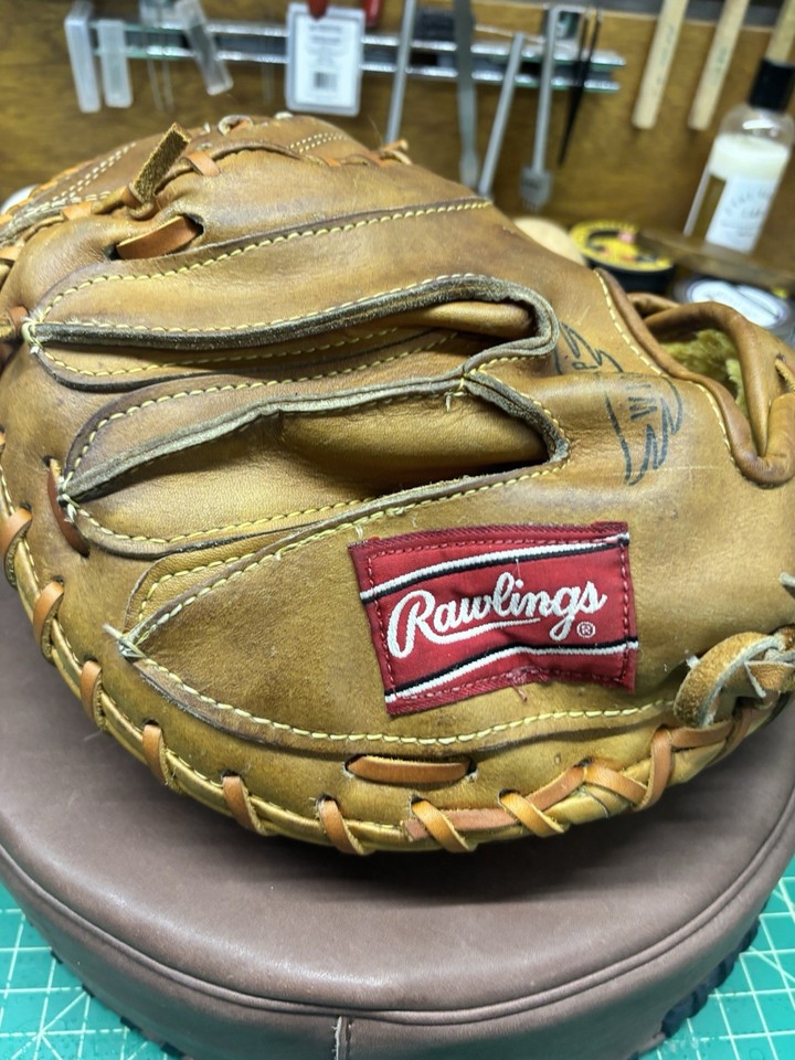 Horween 33” Rawlings PRO-RL Heart Of The Hide Wingtip Catchers Mitt RHT ...