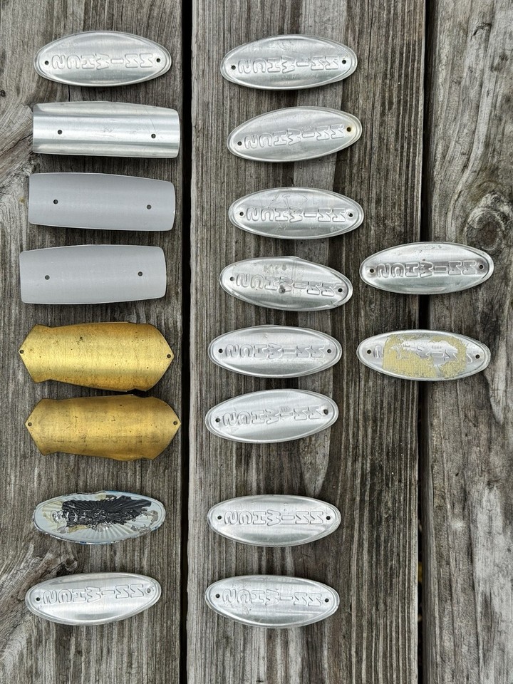 LOT OF 18 BICYCLE HEAD BADGES 13 SCHWINN 16 ORIGINAL SCREWS 2 ...