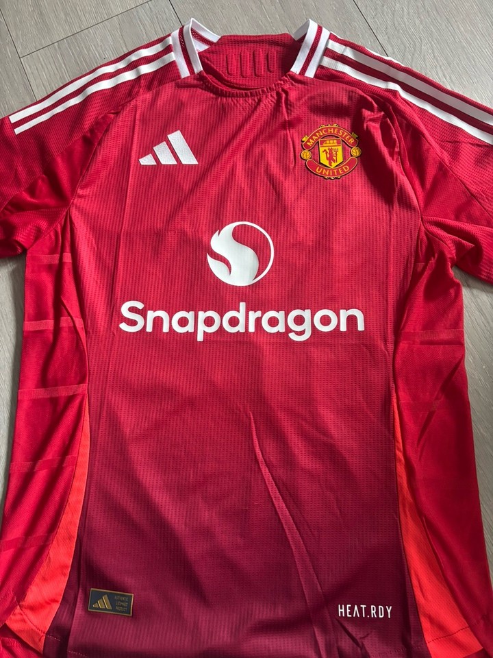 LUKE SHAW Hand Signed Manchester United 2024/25 Football Shirt Proof ...