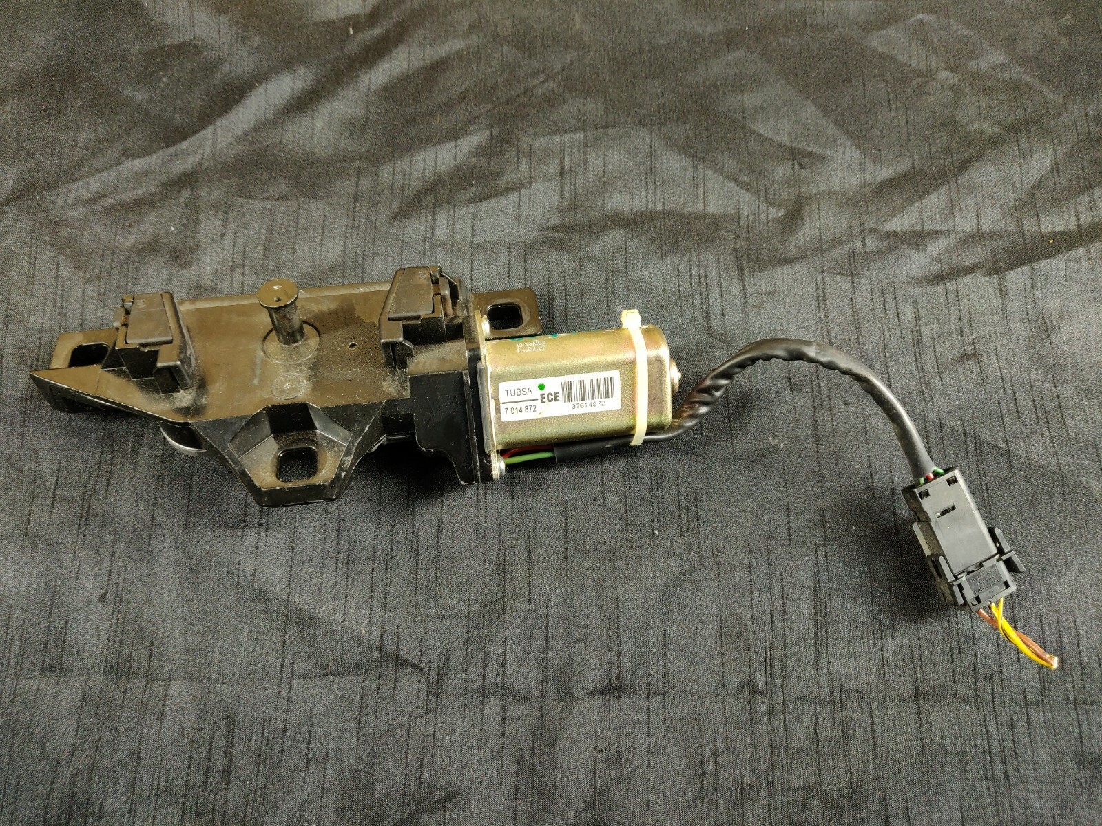 REAR TRUNK LID BOOT LOCK LATCH MECHANISM LOWER BOTTOM OEM BMW E65 E66 ...