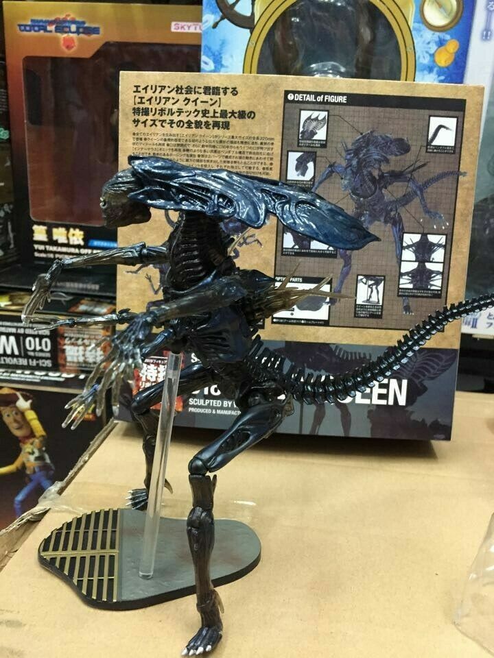 Revoltech Alien