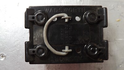 WADSWORTH 30 AMP FUSE PANEL PULL OUT 2 FLAT NOTCHES | eBay