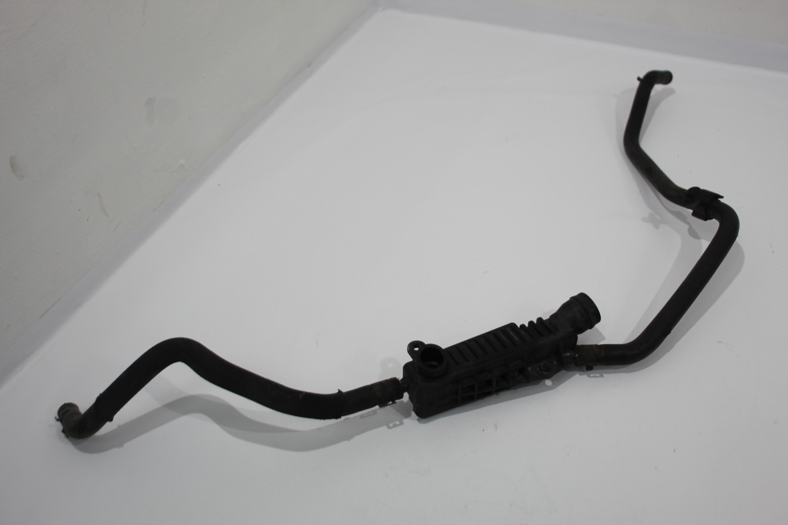 Seat Leon 1P 1.4 Petrol Manifold Heater Pipe Ventilation Union ...