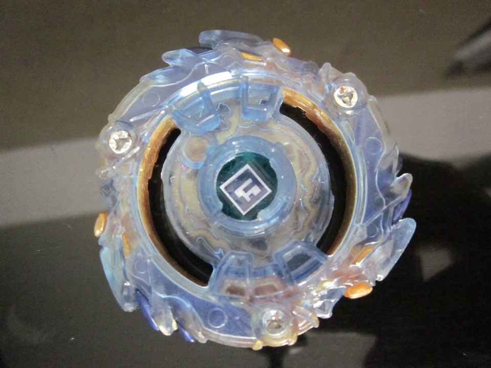 Beyblade Burst Evolution Drain Fafnir F3 Switch Strike Hasbro | eBay