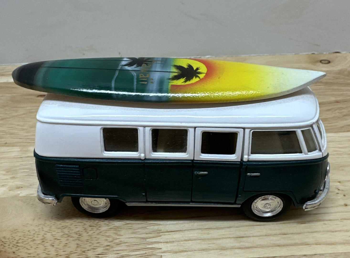 1962 Volkswagen Classical Bus Kinsmart 1/32 Hawaii Surfboard on Top | eBay