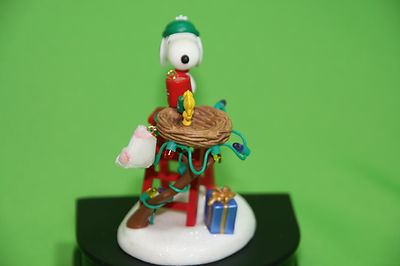 HALLMARK KEEPSAKE Peanuts Snoopy CHRISTMAS ORNAMENT "Snoopy a Job Well ...