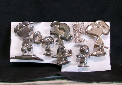 lot of 6 vintage metal Peanuts Snoopy lapel pins -3 small, 3 lge | eBay