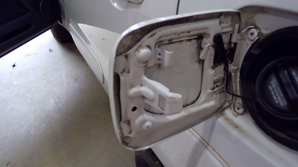 2001 - 2005 Toyota Rav-4 Fuel Filler Door Gas Flap White 064 OEM ...