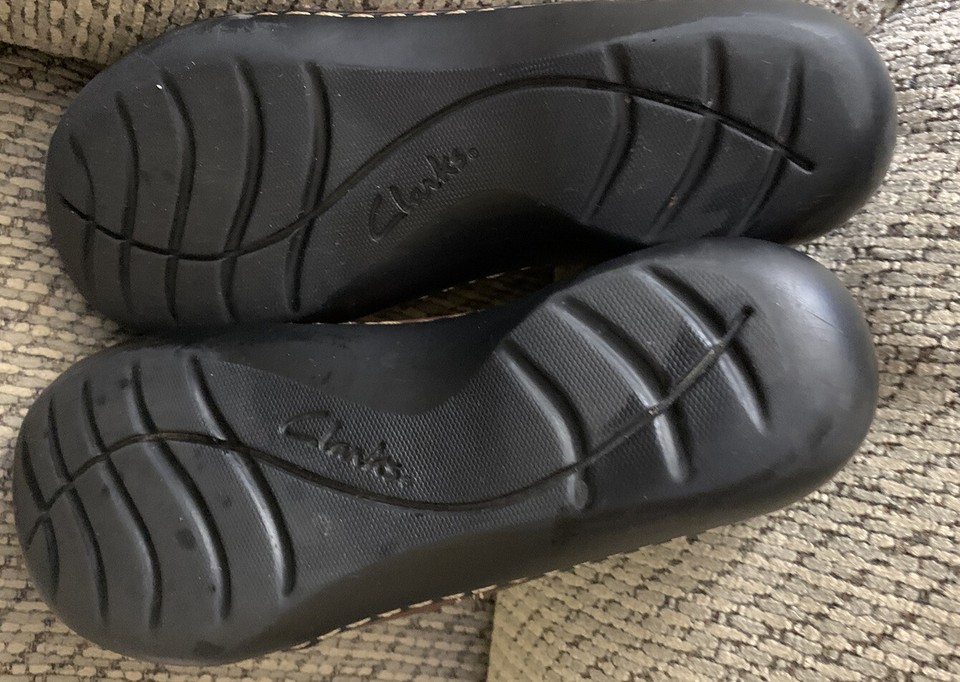 CLARKS WOMENS SLIP ON SHOES WITH SIDE BUTTON 71/2 | eBay
