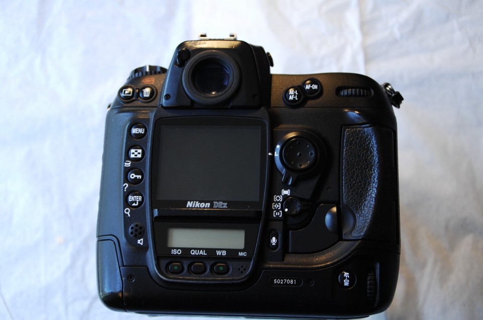 Nikon D2X, 92,250 shots, Tamron 18-200mm XR DiII AF lens, charger CF ...