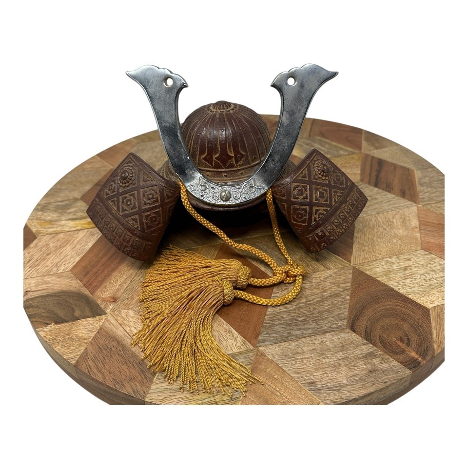 Samurai Kabuto Helmet Japanese Armor Figurine Gold Tassel Home Decor ...