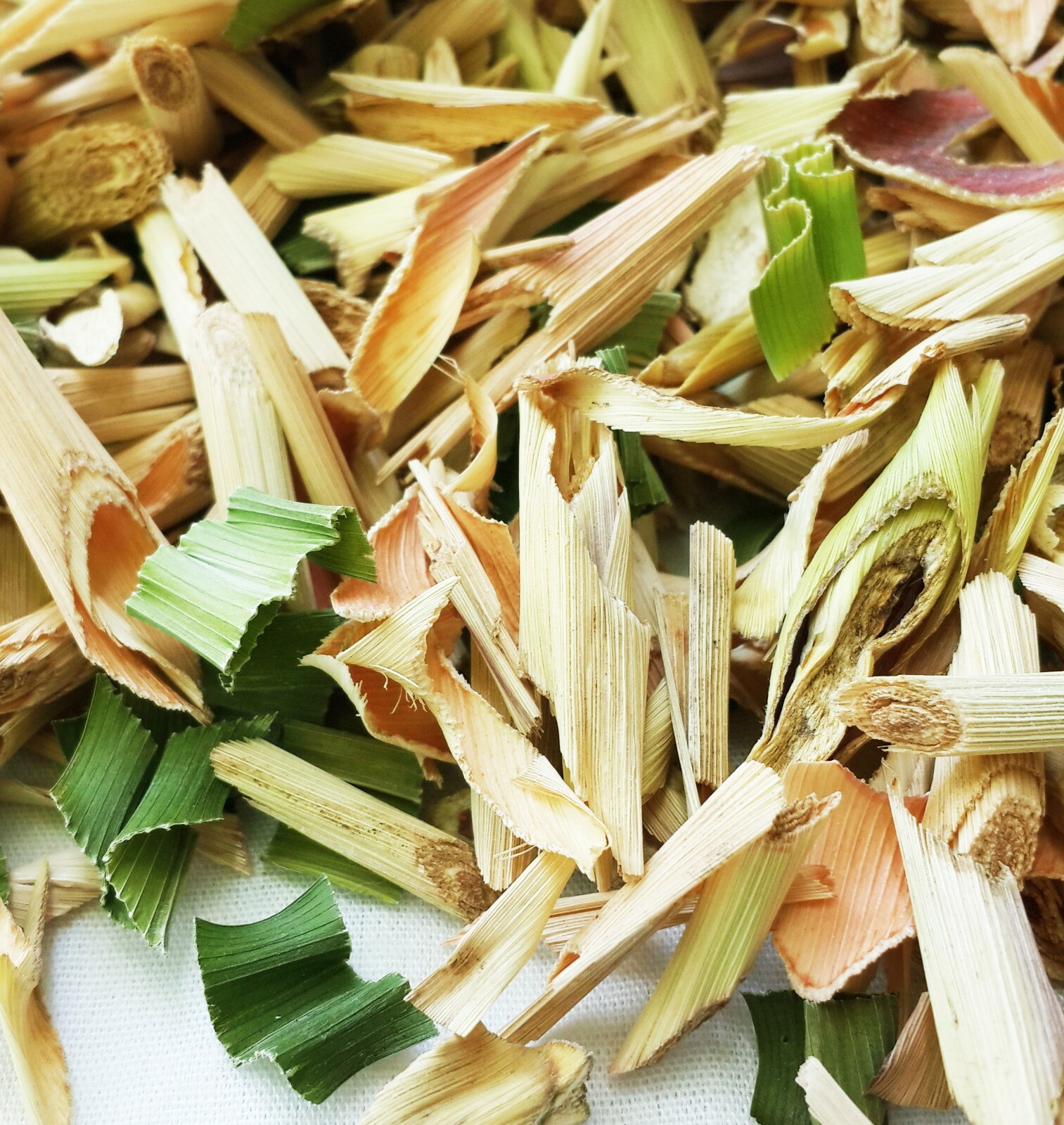 3 Thai herbal teas favorite - Bael Fruit Tea, Safflower tea, Lemongrass ...