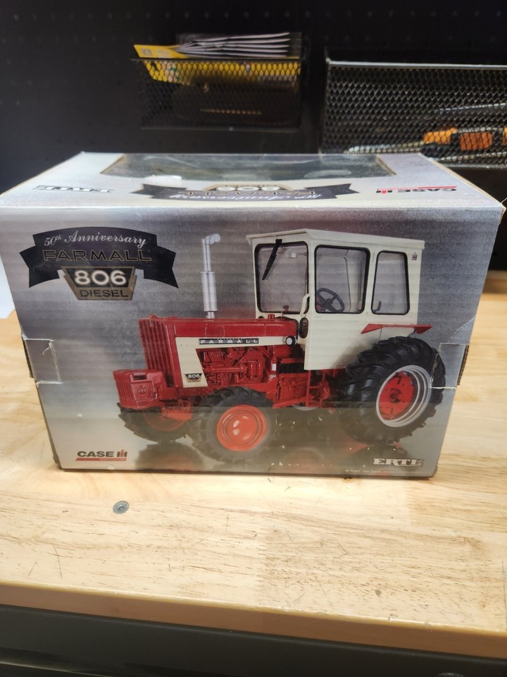 Case International Farmall 806 toy Tractor 50th Anniversary Edition 1: ...