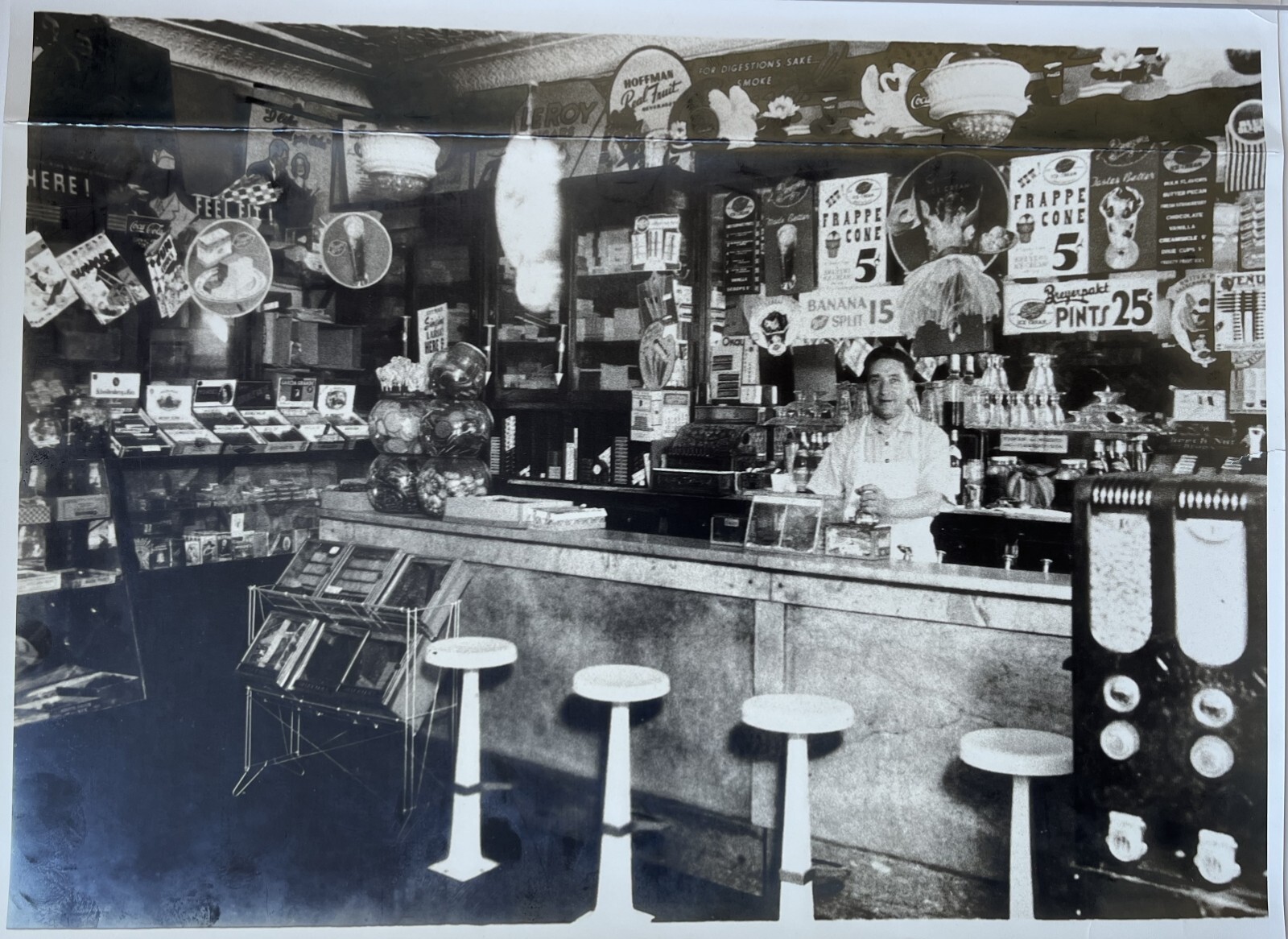 Jewish An old Black & White photograph Candy Store EISENBERG BRONX New ...