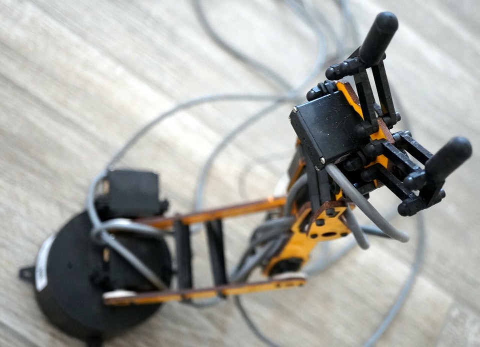 Table Top Robotic Arm May be Prototype **Experimenters Delight** | eBay
