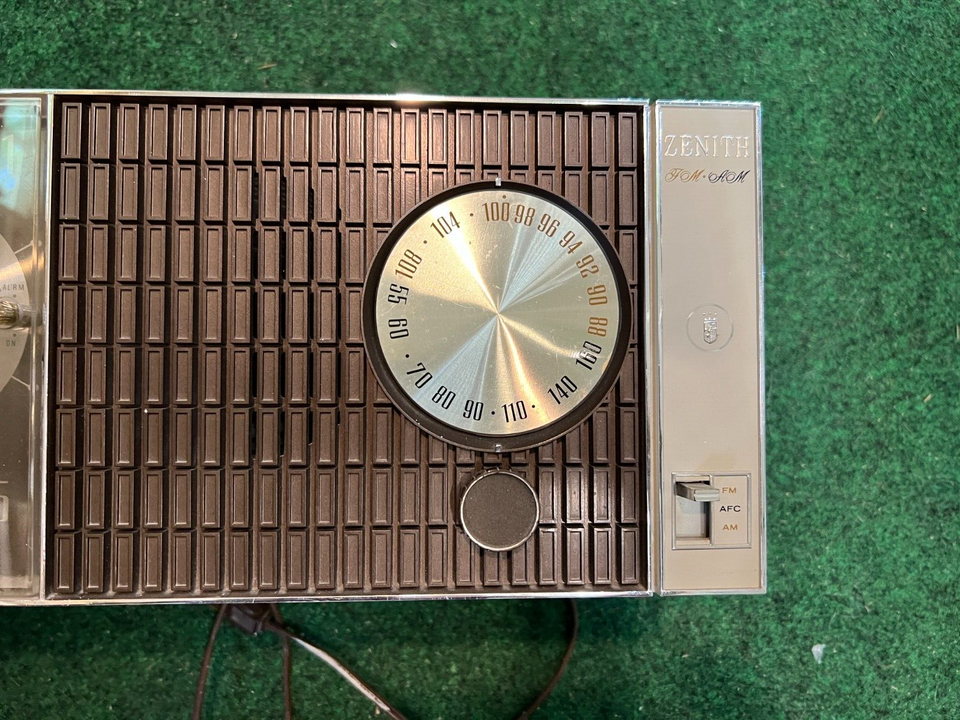 Zenith Long Distance Clock Radio Vintage AM/FM Tube Model X375 | eBay
