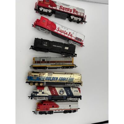 HO Scale Model Train Locomotive Lot Multicolor Classic Railroads parts ...
