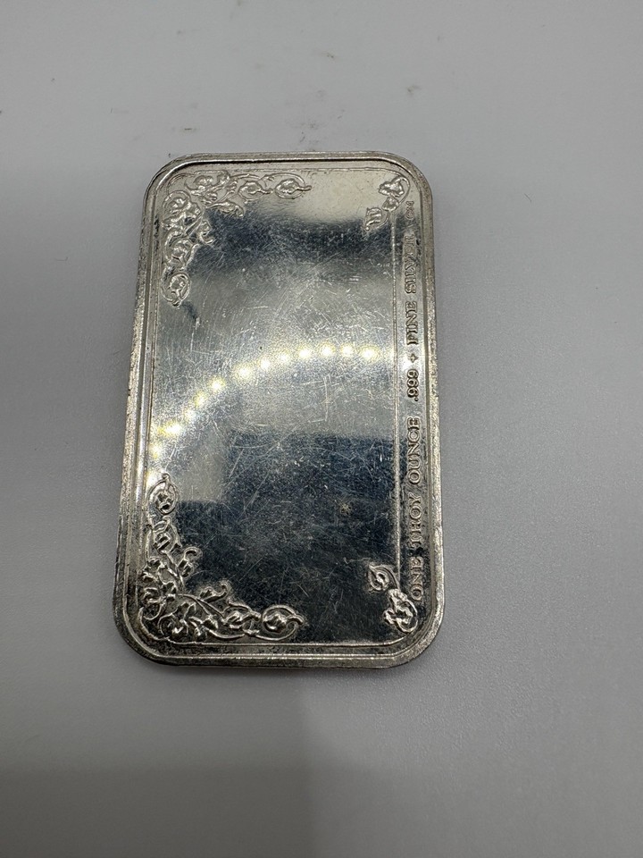 1984 Merry Christmas-Tree Art Bar-Crown Mint 1 Troy oz.999 Fine Silver ...