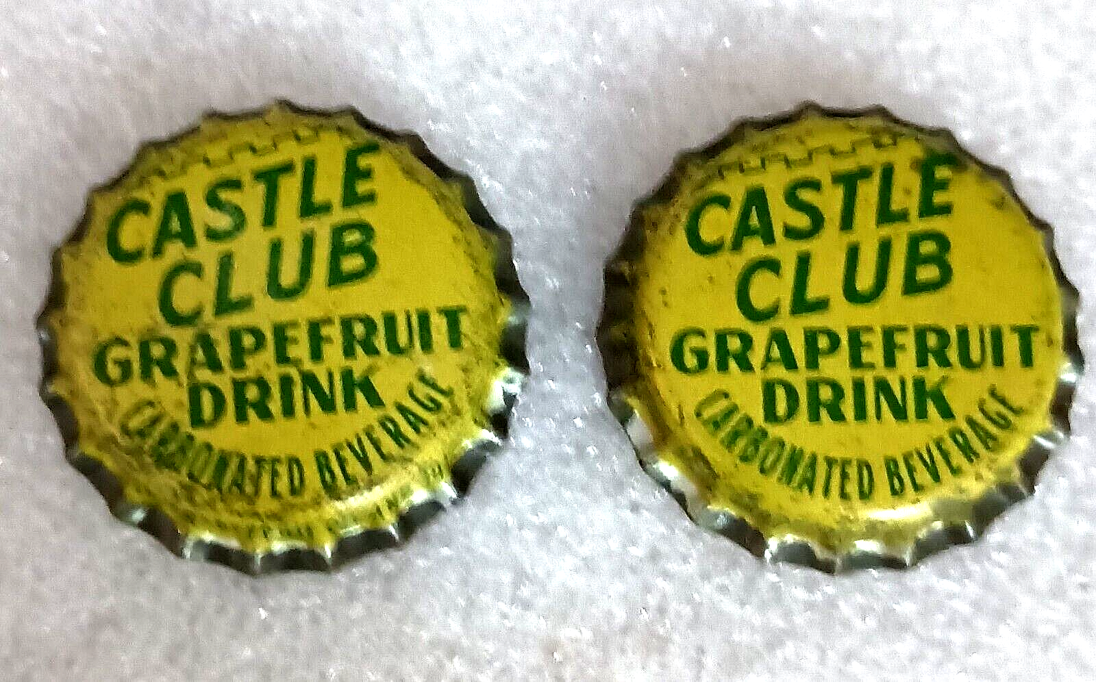 2 Vintage Castle Club Grapefruit Drink Soda Metal Bottle Cap NOS New ...