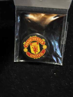Albuquerque Red Devils ABQ Est 2018 Manchester United BUTTON Pin 24-15 ...