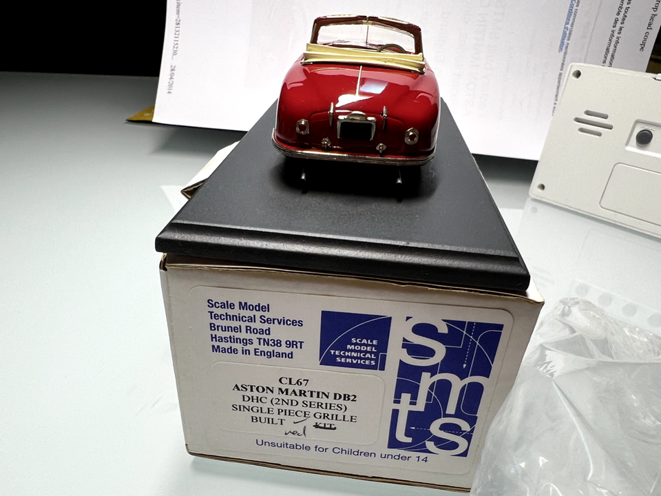 HYPER RARE Aston Martin DB2 Factory Build en métal de la marque SMTS au ...