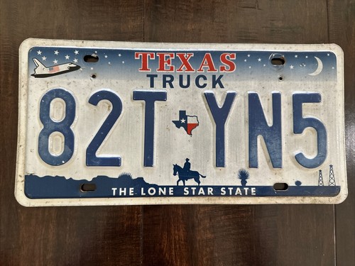 Texas Truck License Plate "82T YN5" Shuttle Lone Star State Expired ...