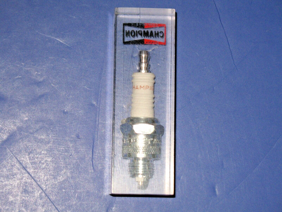 CHAMPION - SPARK PLUG CUT AWAY SPARK PLUG IN LUCITE PAPERWEIGHT ...