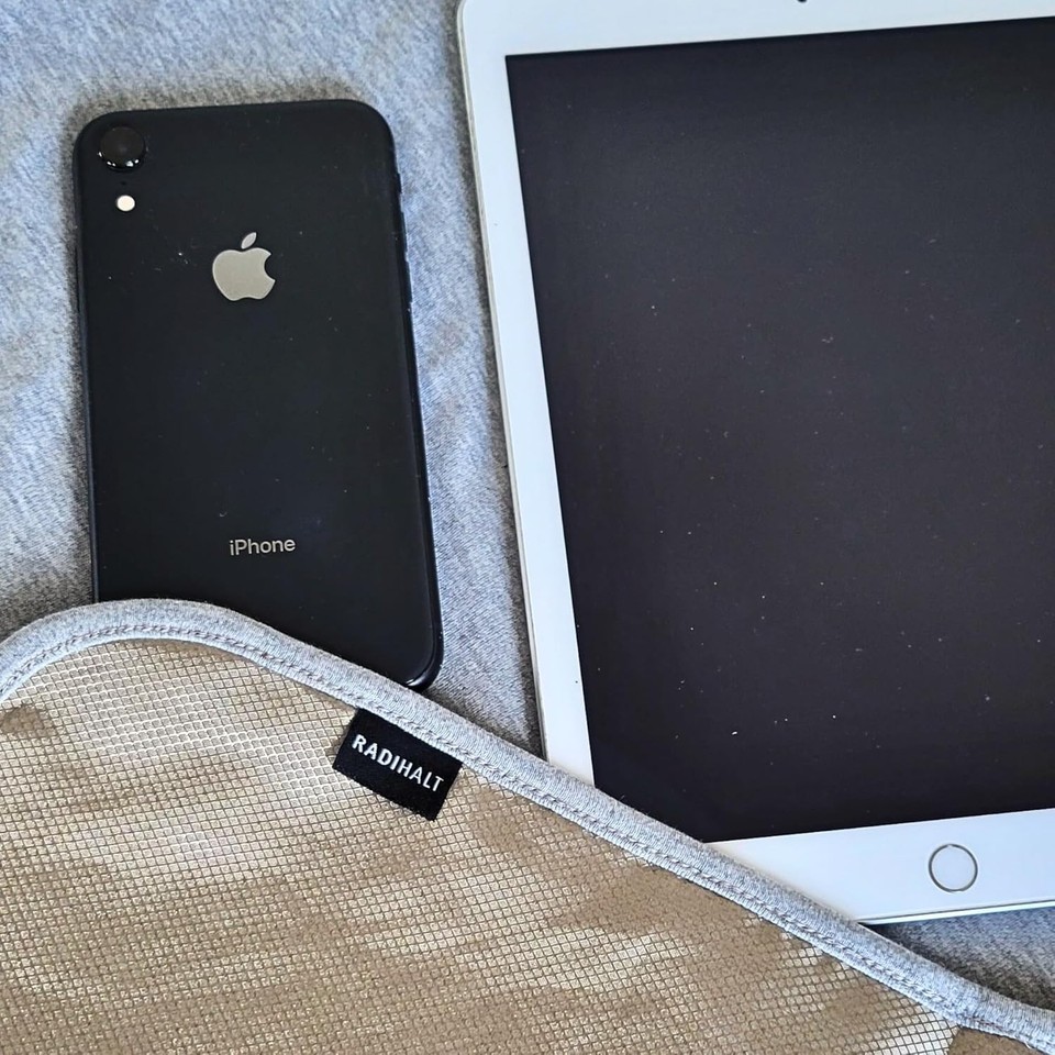Stylish EMF Shielding Blanket - 99% Radiation Blocker with Copper ...