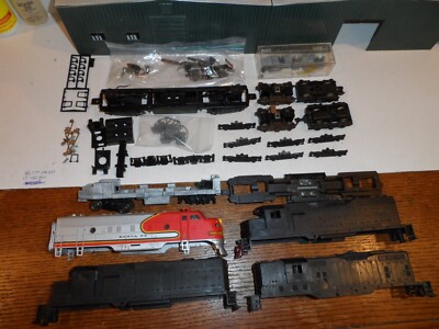 HO SCALE DIESEL LOCOMOTIVE PARTS LOT | eBay