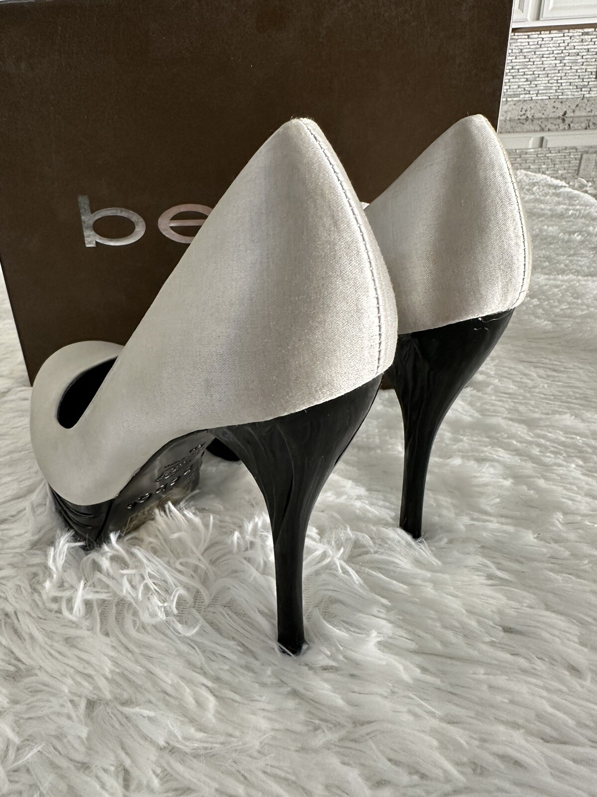 Bebe Riley Pearl Silver stiletto heels shoes sz 5 - Gem