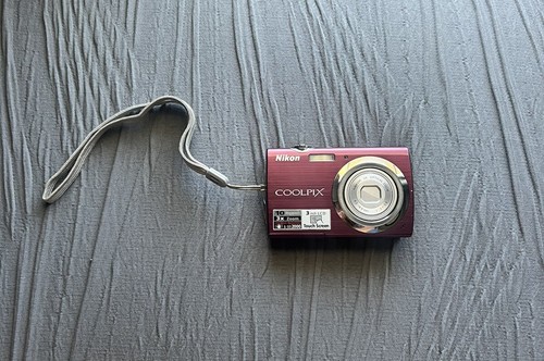 Nikon Coolpix s230 Digital Camera - y2k DigiCam maroon burgundy purple ...