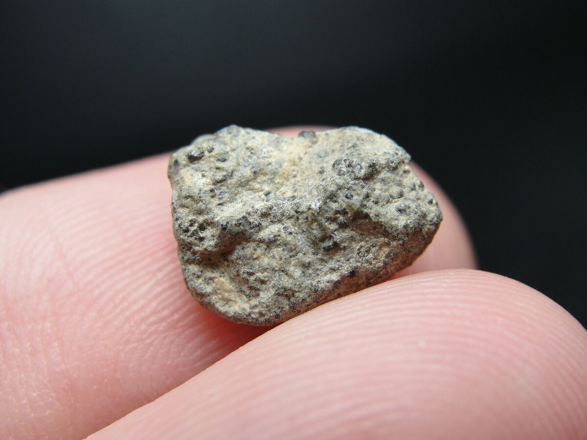 Meteorite NWA 1068 Achondrite Martian Shergottite - 1068 Meteorite NWA 1068 Achondrite Martian Shergottite - 1068
