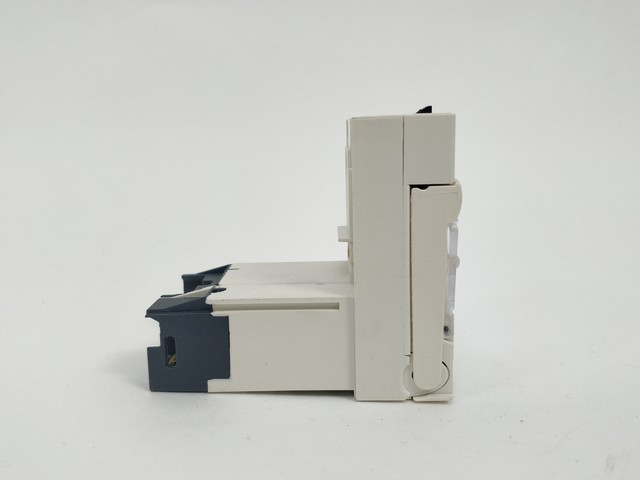 Schneider Electric LUCA05BL Stand Unit 1.25-5a 24v DC White NFP for ...