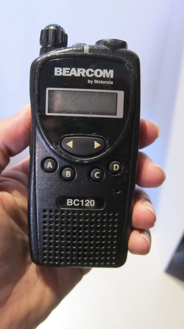 BearCom Bc120 Two Way Radio by Motorola Aah49rcf8aa1ab UHF for sale ...