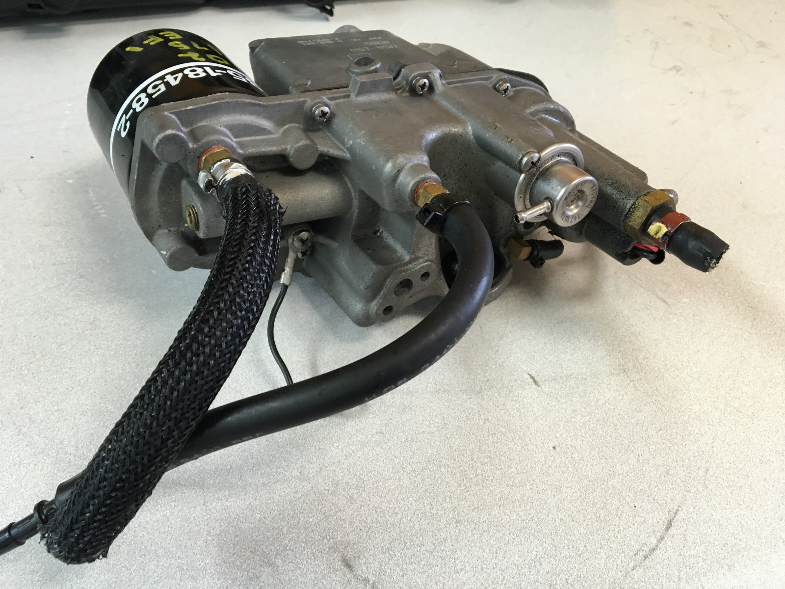 02 Mercury 175 HP 2.5 V6 EFI 2 Stroke Outboard VST Fuel Pump Freshwater ...