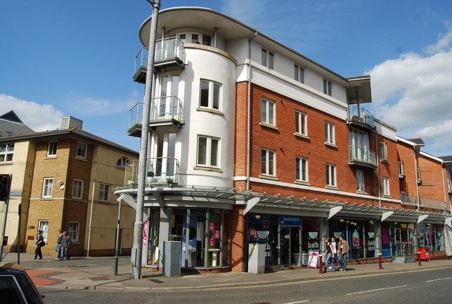 Photo 6x4 The Chartwell Buildings at the corner of Goods Station Rd ...