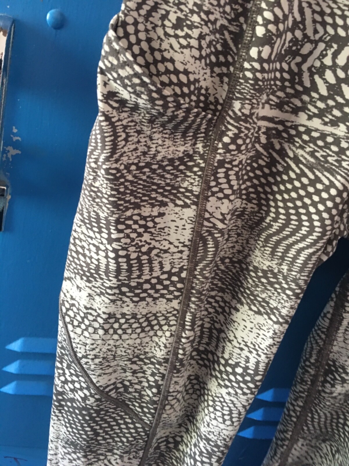 Lululemon. Reptile, Snakeskin Pattern Leggings Size X… - Gem