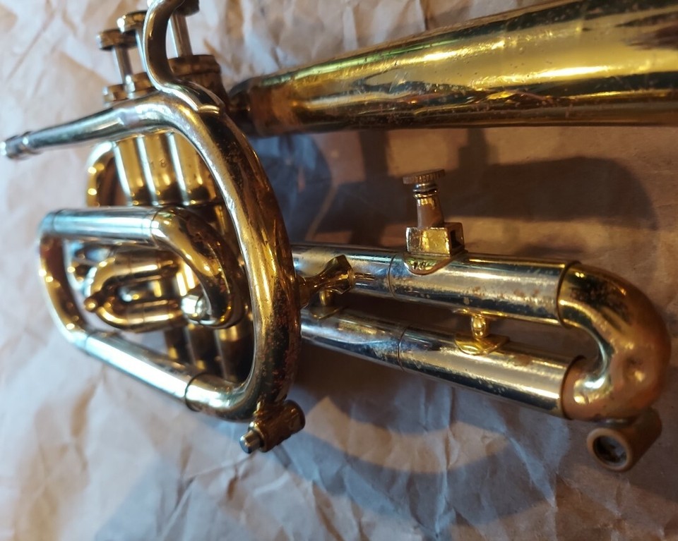 Getzen 300 Series brass cornet. USA. With case/mouthpiece/lyre. Good ...