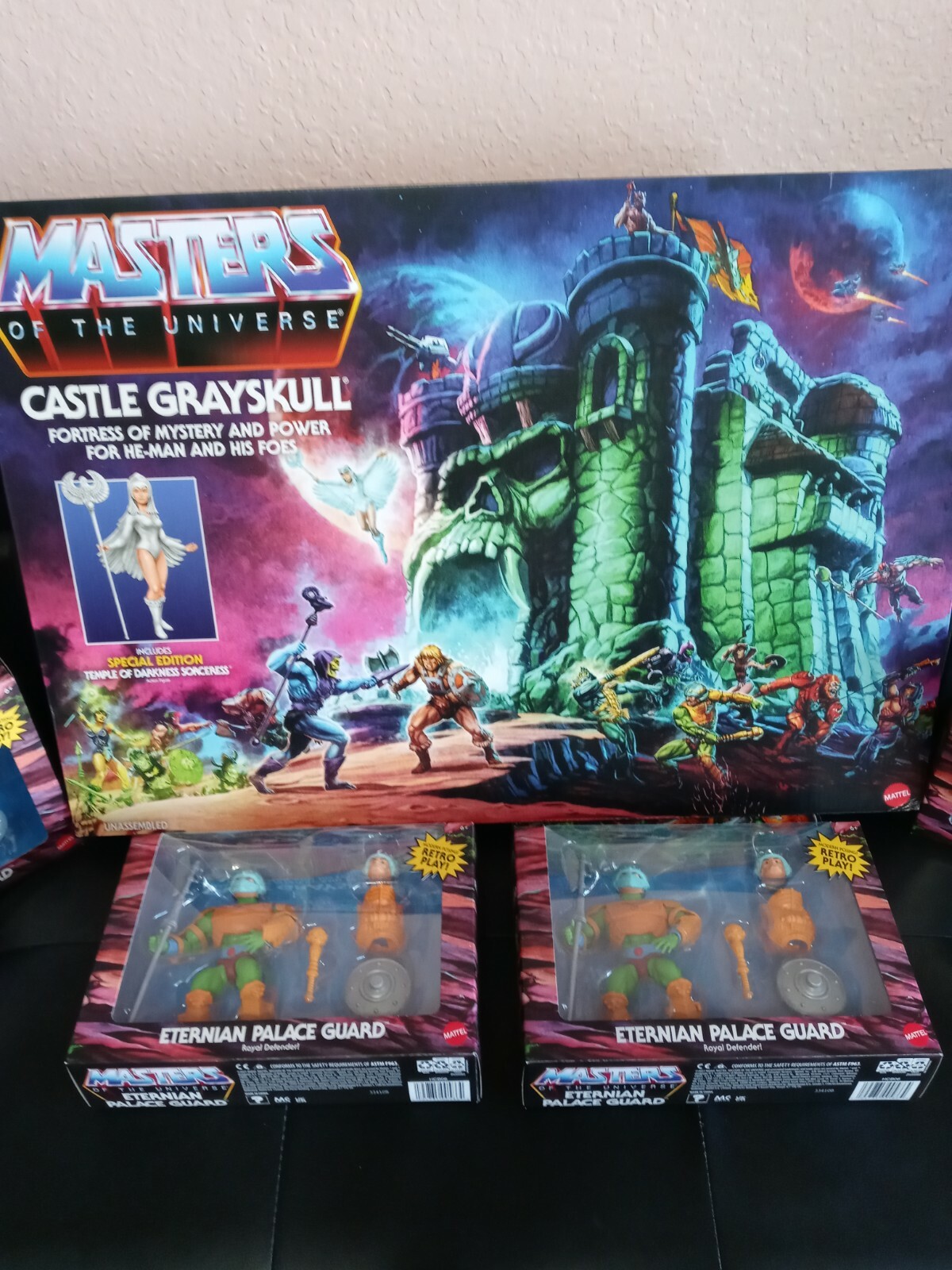 Masters of the Universe Castle Grayskull & Eternia Palace Guard ...