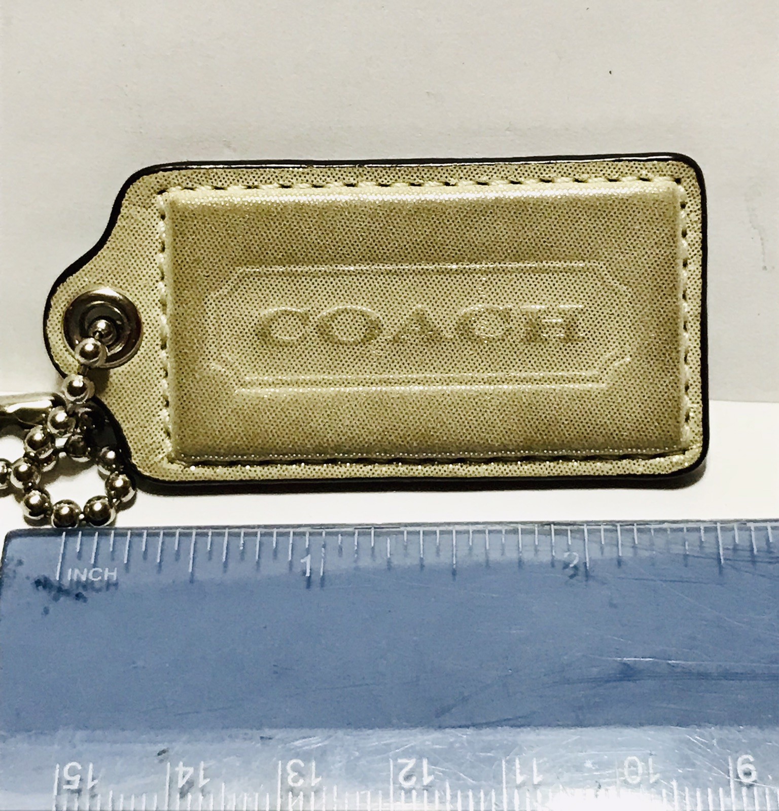 COACH - PEARL WHITE LEATHER - Bag Hang Tag / Key Chai… - Gem