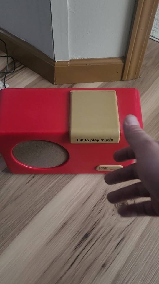 Simpl Music Player Lift-to-Play for Alzheimer's, Dementia, Seniors Red ...