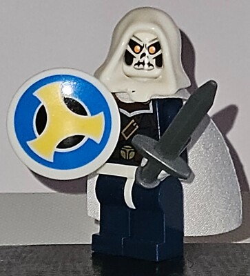 Lego Taskmaster 76018 Marvel Super Heroes Minifigure with sword and ...